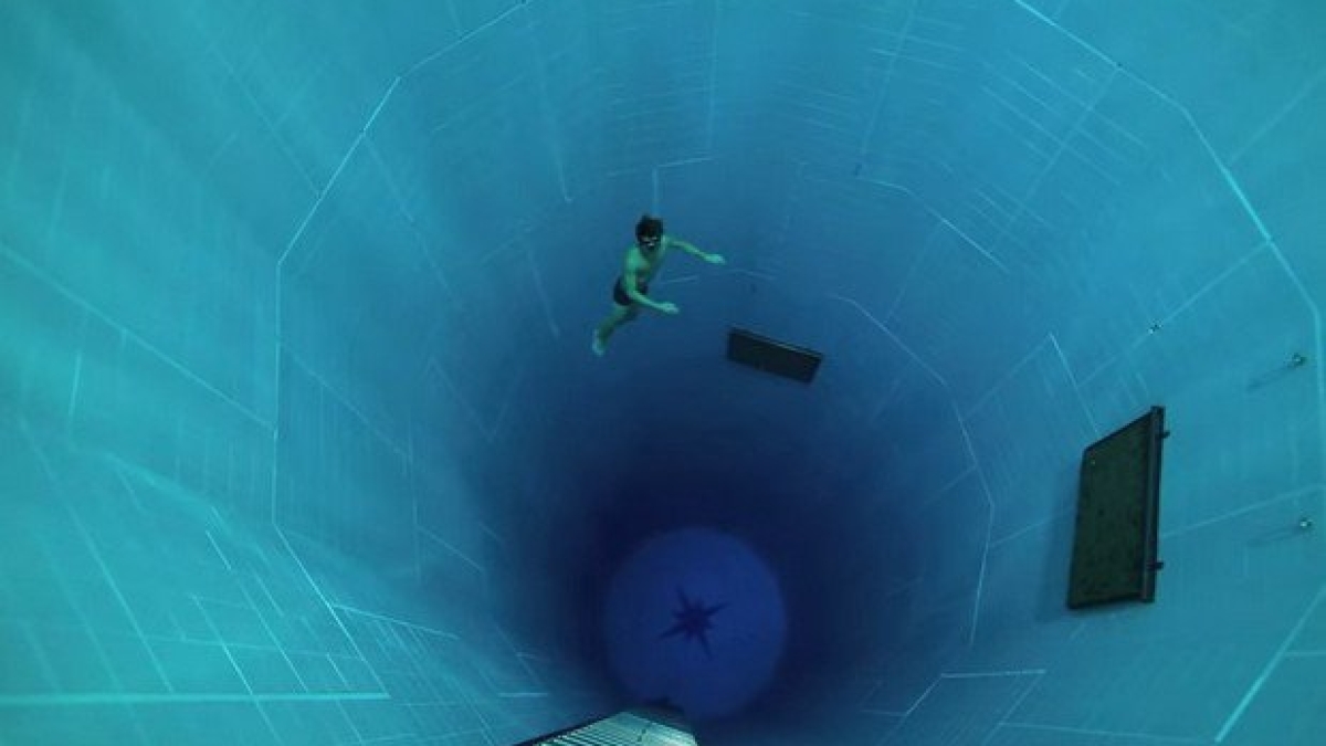 Dans les profondeurs de Nemo 33, l'incroyable centre de plongée belge