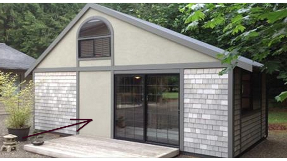 Cette petite maison semble banale à première vue, pourtant l'intérieur ...